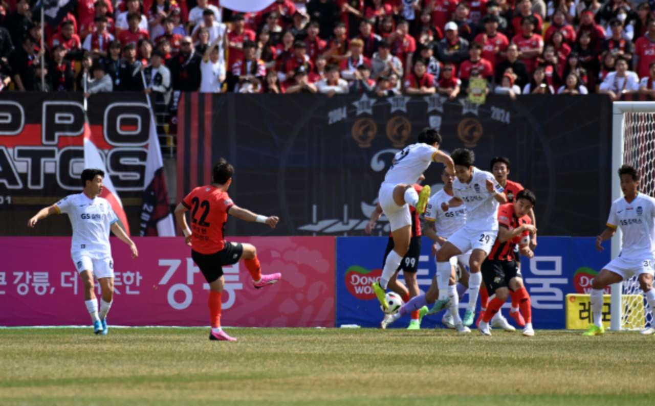 Những Điểm Nhấn Xung Quanh Trận Hòa Của Gangwon Với FC Seoul