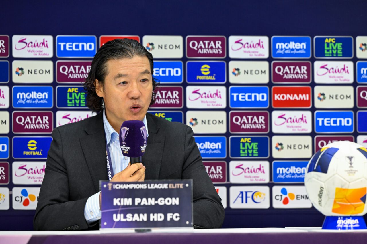 Ulsan HD Sa Thải Kim Pan-gon, Shin Tae-yong Thay Thế?